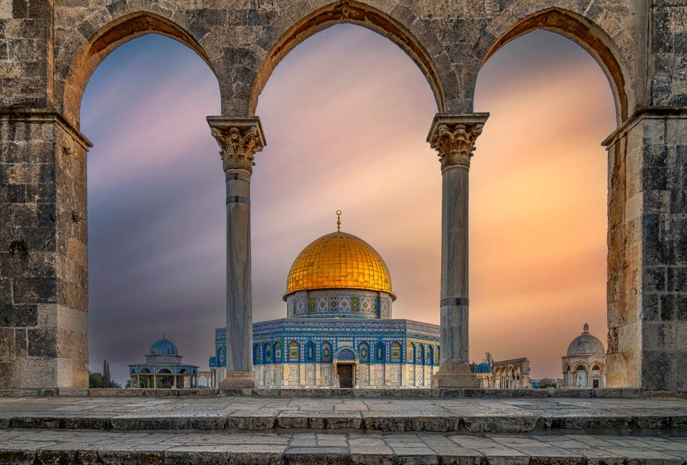 Al Aqsa Mosque significance as one of the most important mosques in ...