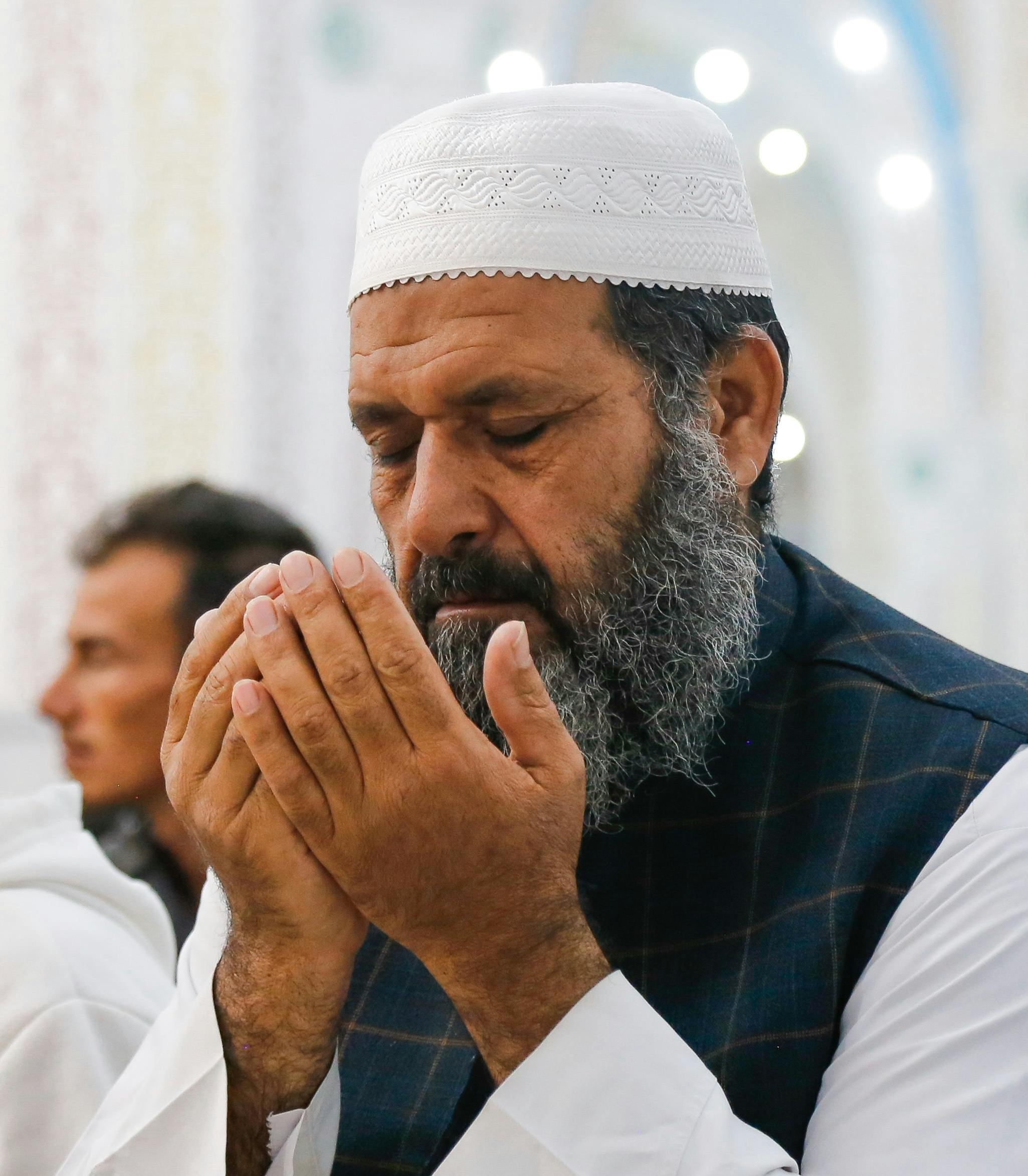 How long does prayer last for muslim? - Shaikh Saleh Academy Online Quran