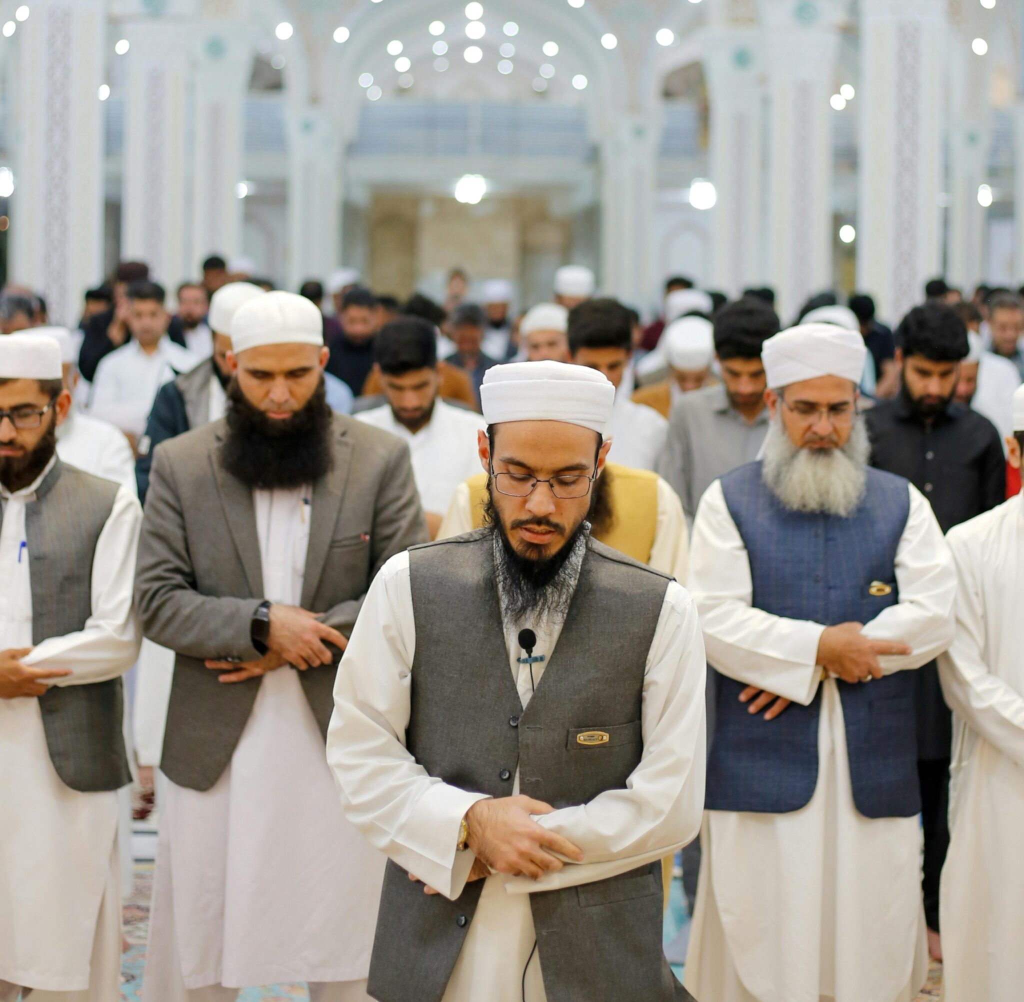 How to pray in Islam? Book free trail with shaikh Saleh