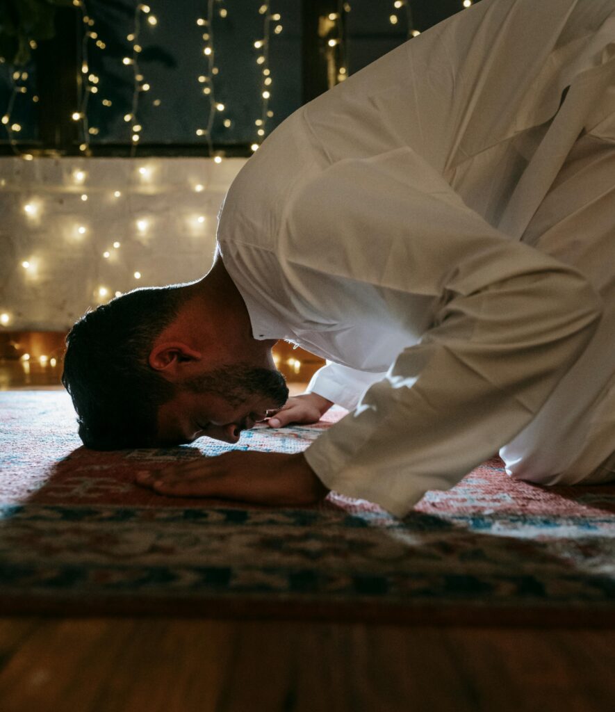 What do you say in Sujood? Book free trail with shaikh Saleh